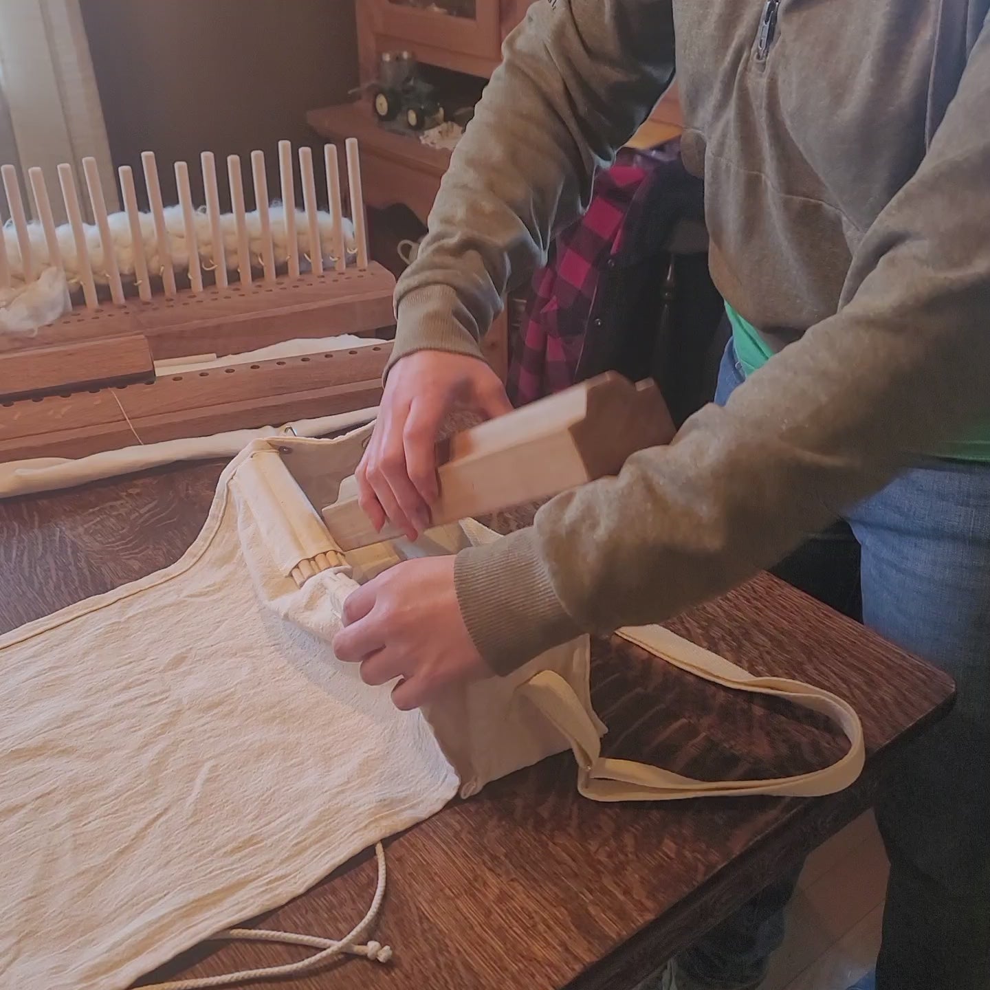 Weald & Wool - USA Handcrafted Peg Looms, Weaving Tools & Accessories